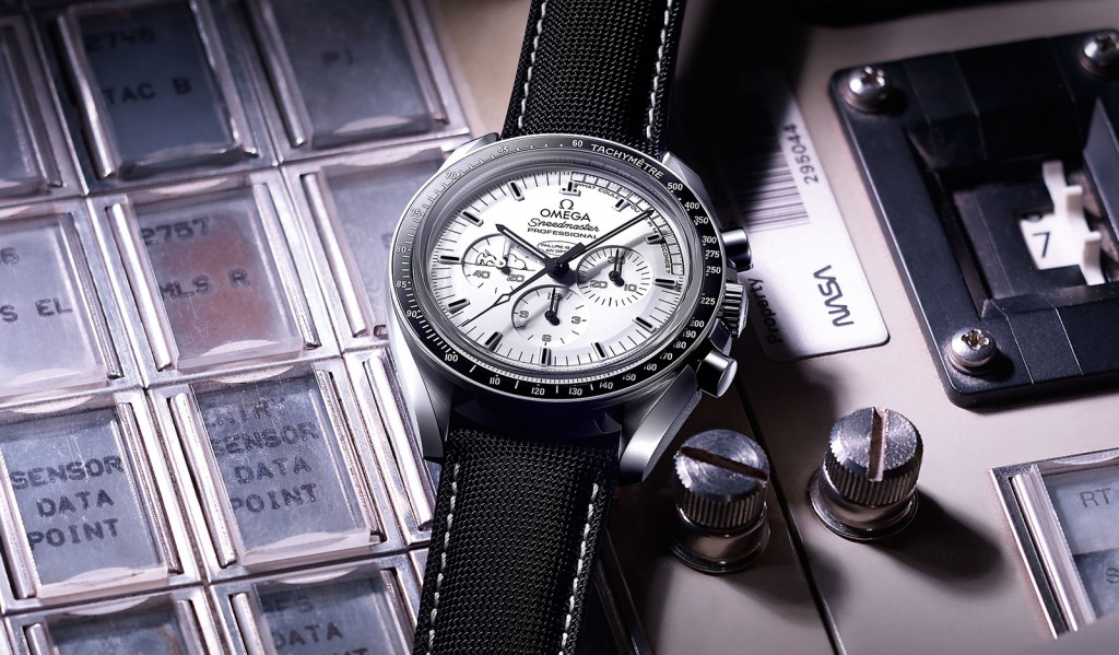 Introducing The Omega Speedmaster Apollo 13 Silver Snoopy Award (With ...