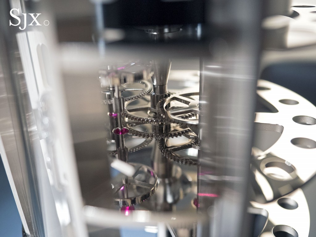 Interstellar Timekeeping with the MB&F Destination Moon 8-Day Rocket ...