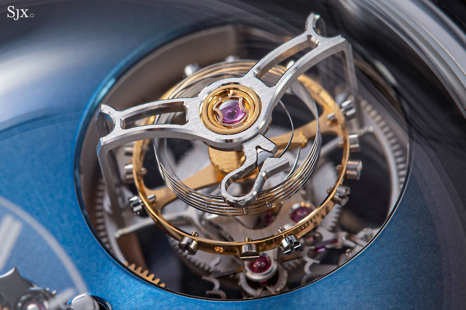 Up Close: H. Moser × MB&F Endeavour Cylindrical Tourbillon | SJX Watches