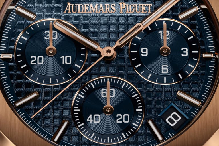 Audemars Piguet Introduces the Royal Oak Chronograph 41 mm Ref. 26240 ...