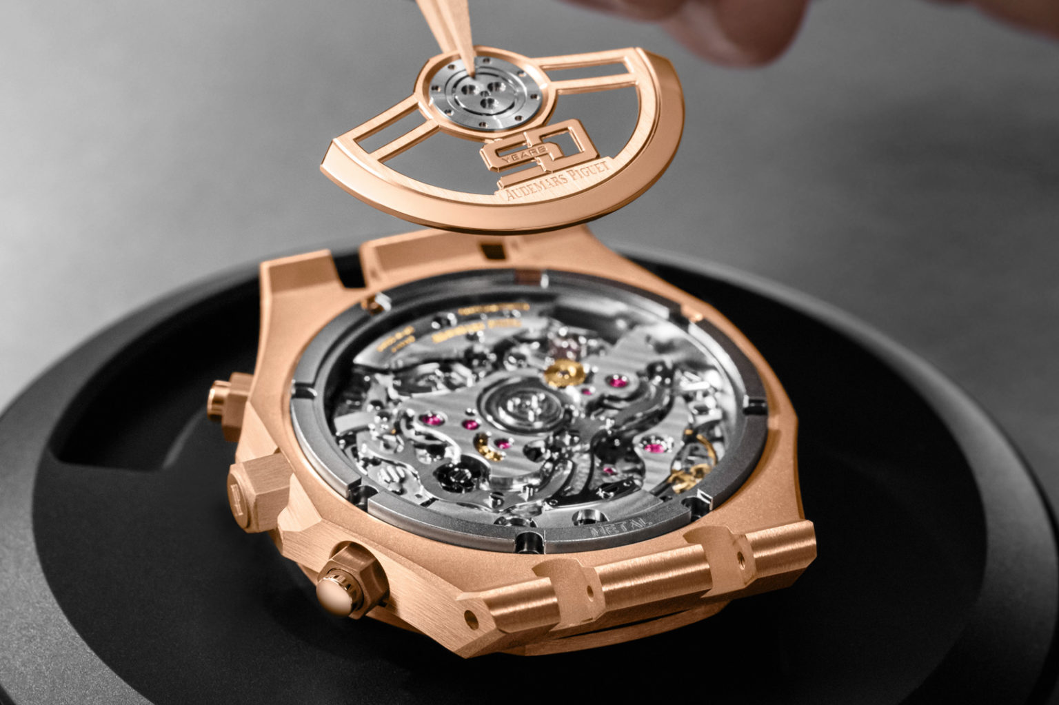 Audemars Piguet Introduces the Royal Oak Chronograph 41 mm Ref. 26240 ...