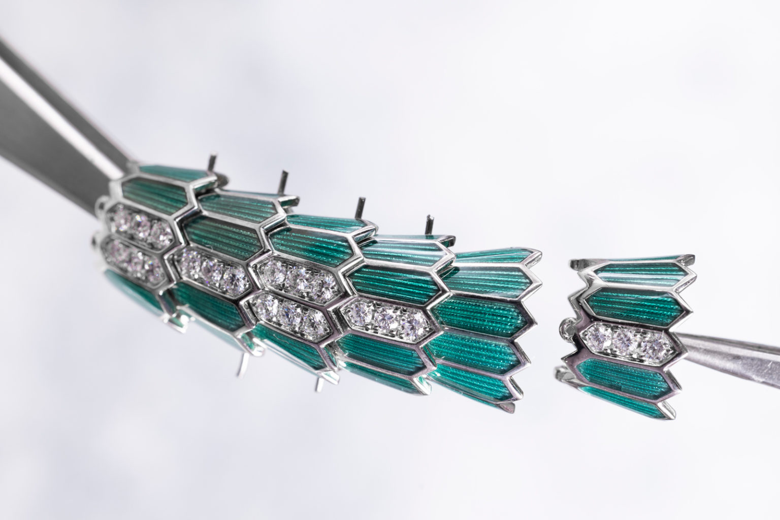 Bulgari Debuts the Smallest Movement of 21st Century | SJX Watches