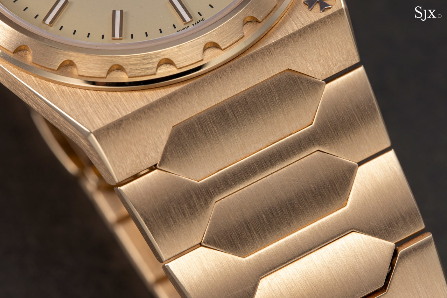 Up Close: Vacheron Constantin Historiques 222 | SJX Watches