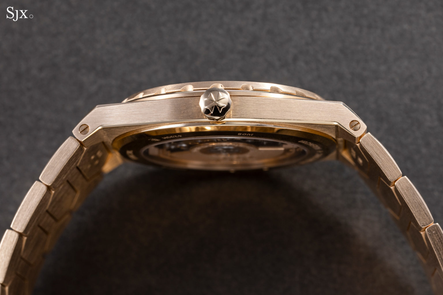 Up Close: Vacheron Constantin Historiques 222 | SJX Watches