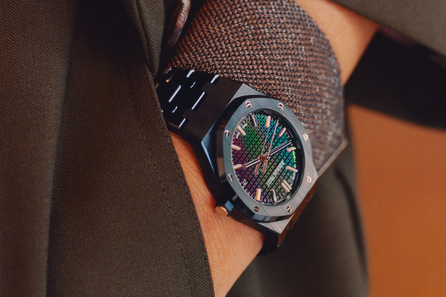 Audemars Piguet Introduces the Black Ceramic Royal Oak 34 mm “Rainbow ...
