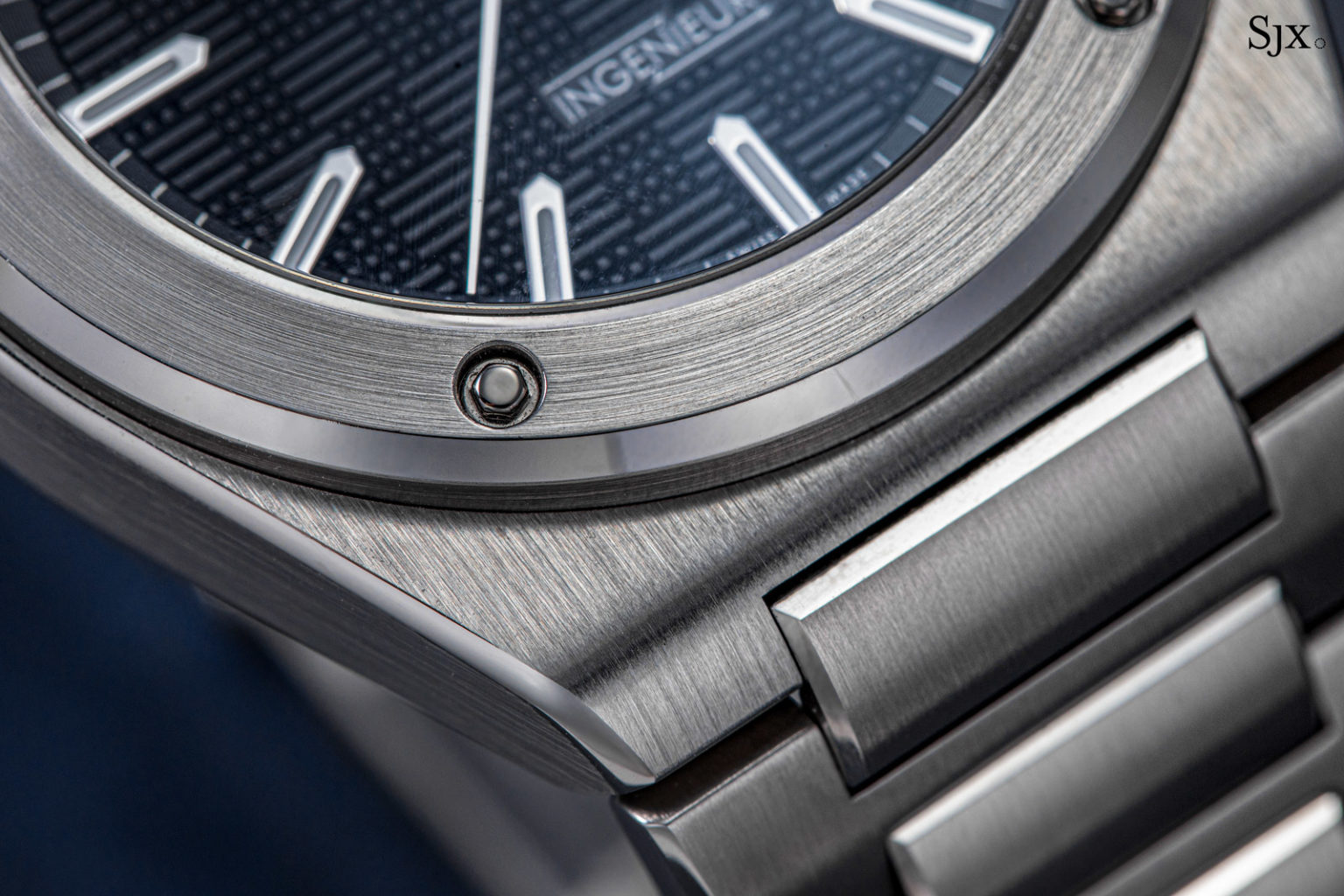 Up Close: The IWC Ingenieur 40 | SJX Watches