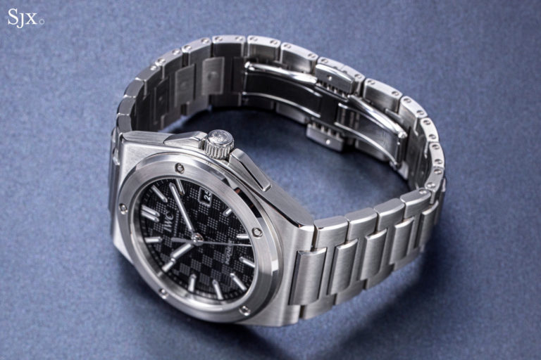 Up Close: The IWC Ingenieur 40 | SJX Watches