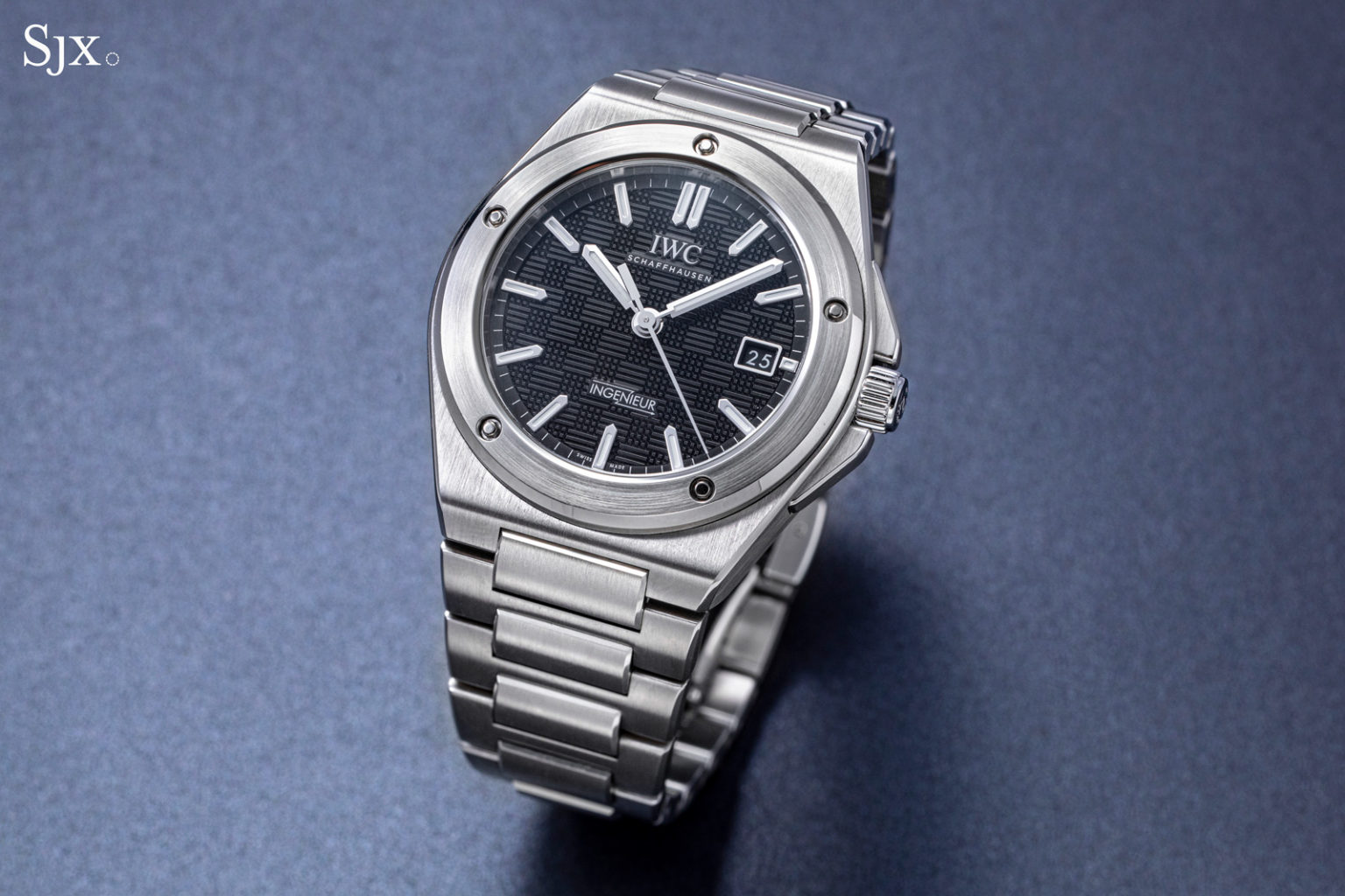 Up Close: The IWC Ingenieur 40 | SJX Watches