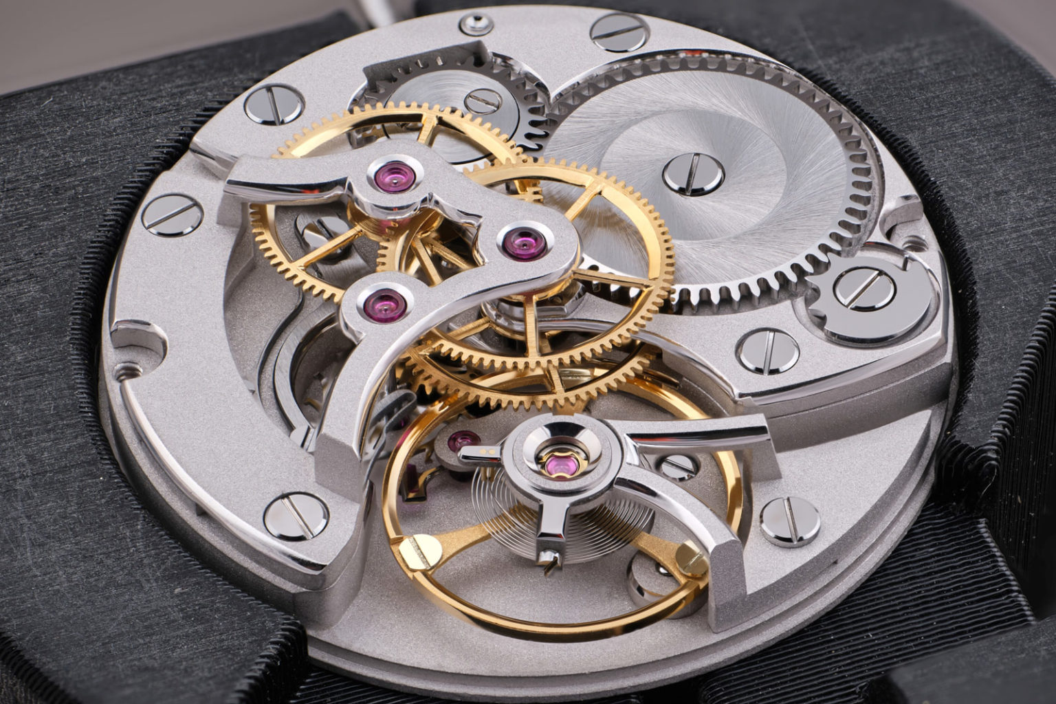 Pöhlmann-Bresan Premieres with the Prestige | SJX Watches