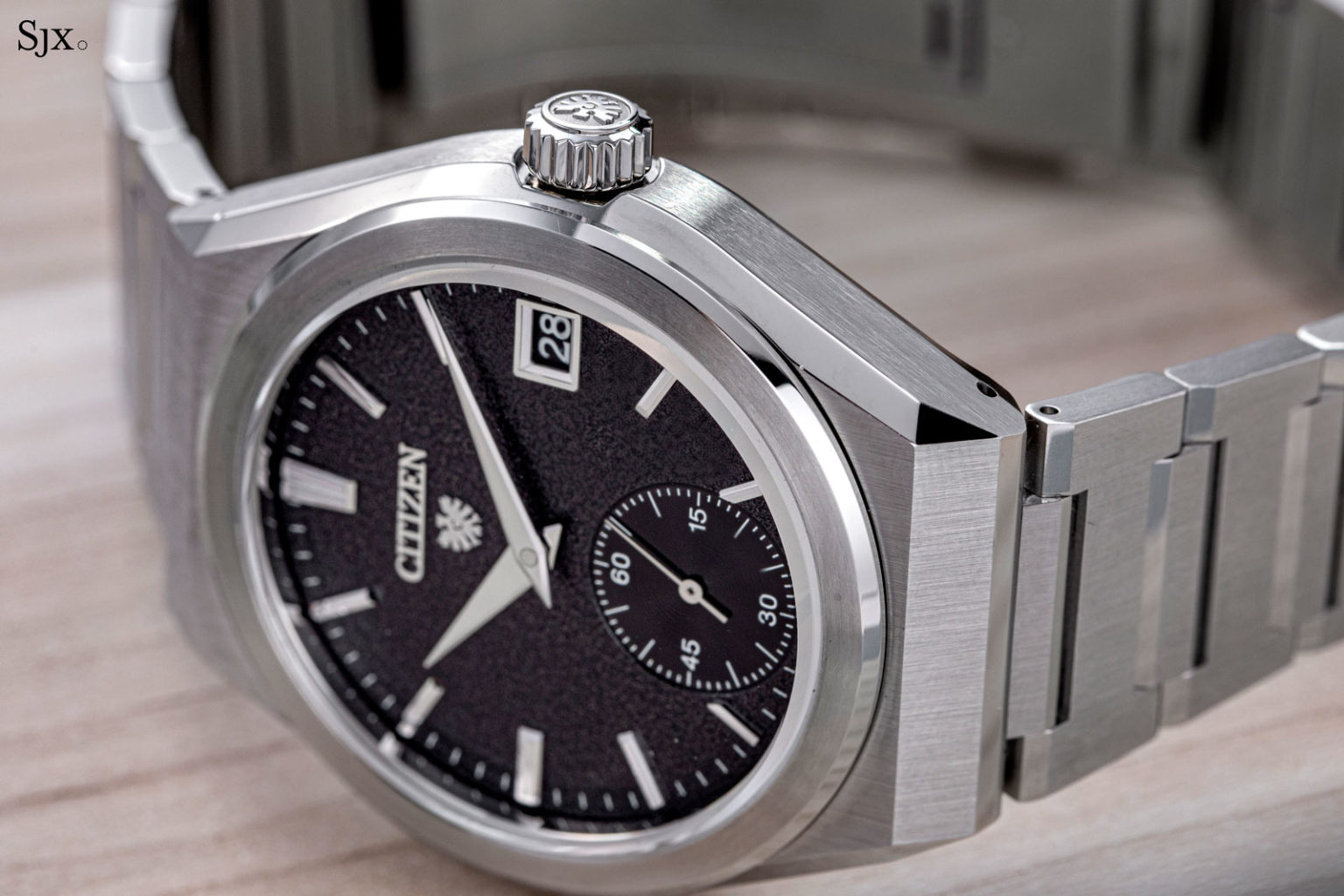 Up Close: Citizen Caliber 0210 “The Citizen” | SJX Watches