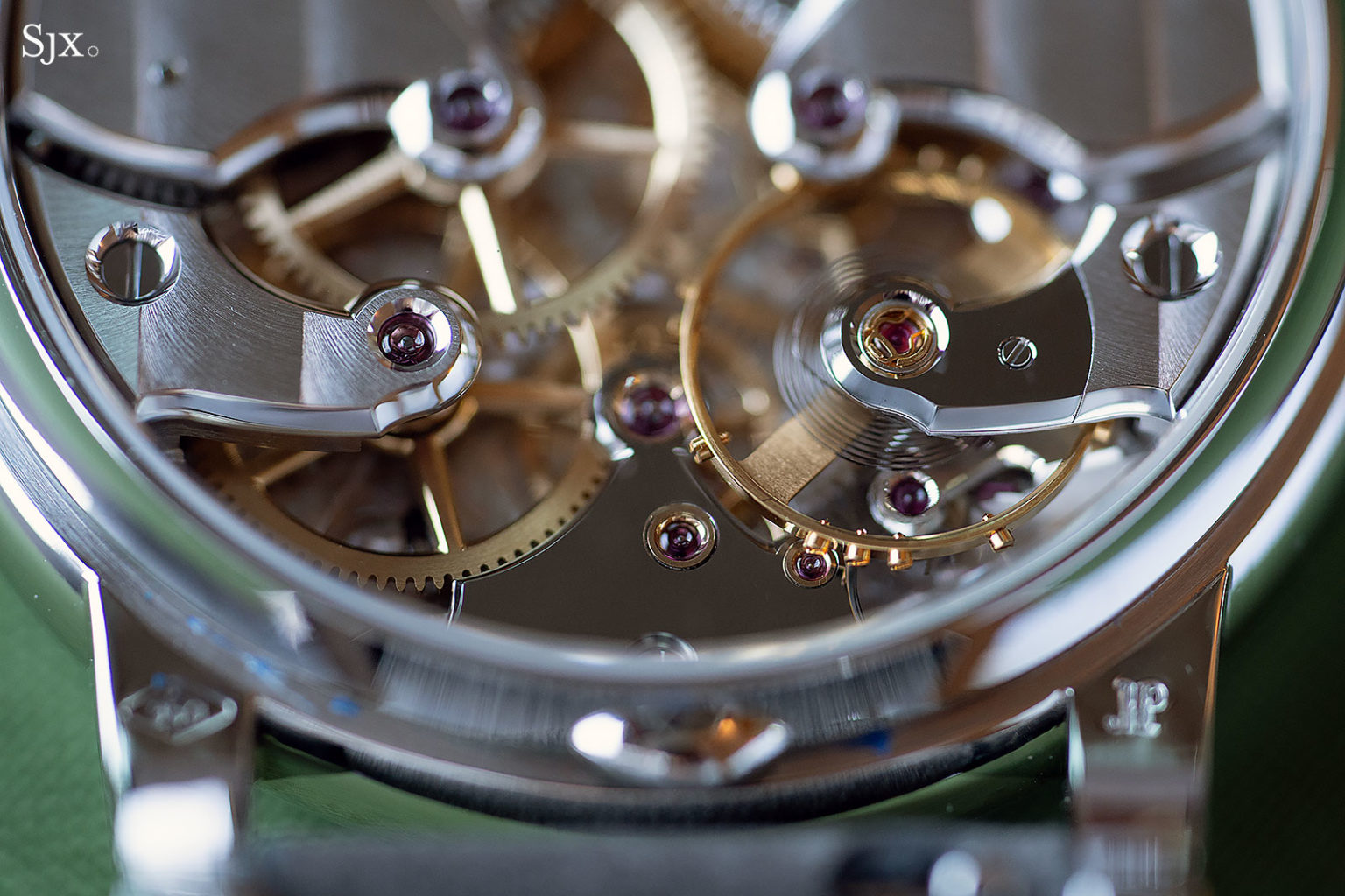 Hands On: Rexhep Rexhepi Chronomètre Contemporain II Diamant | SJX Watches