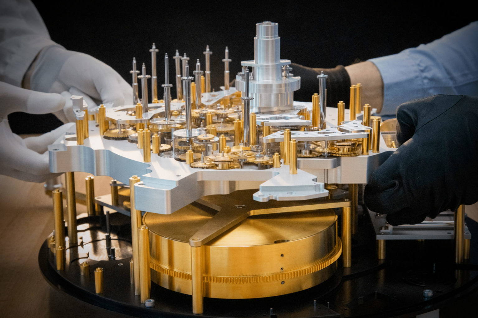 Paradise Found: Exploring Van Cleef & Arpels’ Automatons | SJX Watches