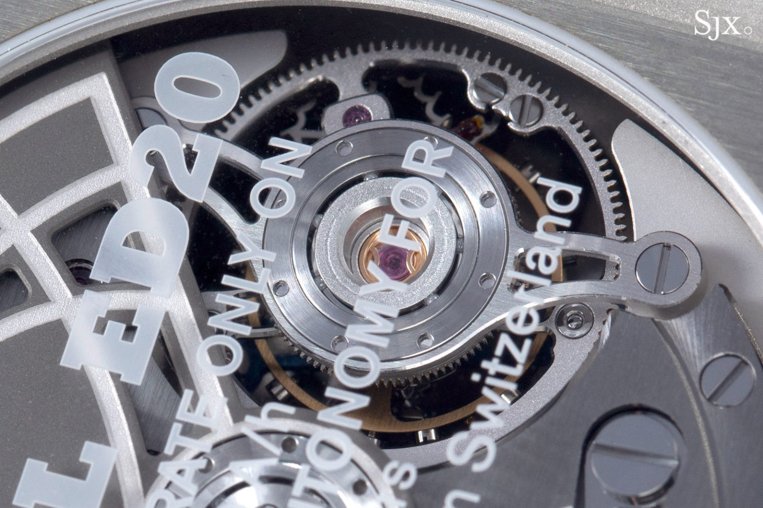 Hands On: Hautlence Retrovision ’47 | SJX Watches