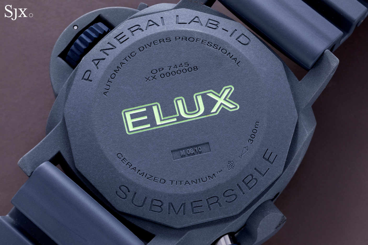 Hands On: Panerai Submersible Elux LAB-ID PAM01800 | SJX Watches