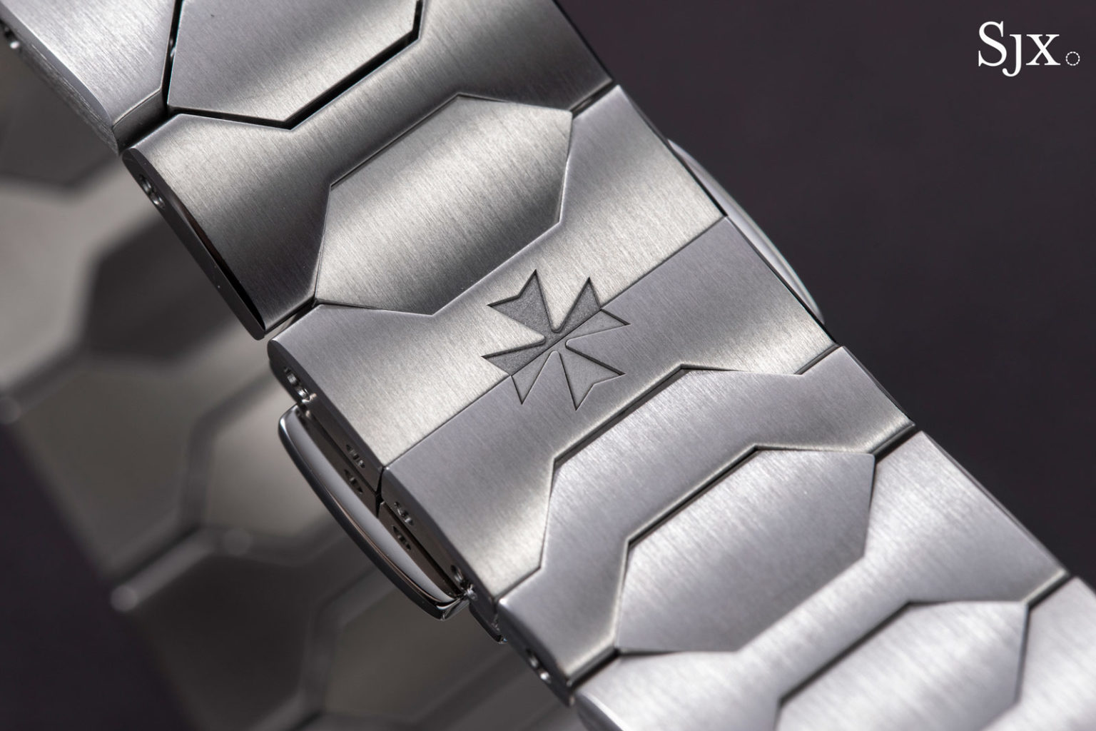 Review: Vacheron Constantin Historiques 222 in Steel | SJX Watches