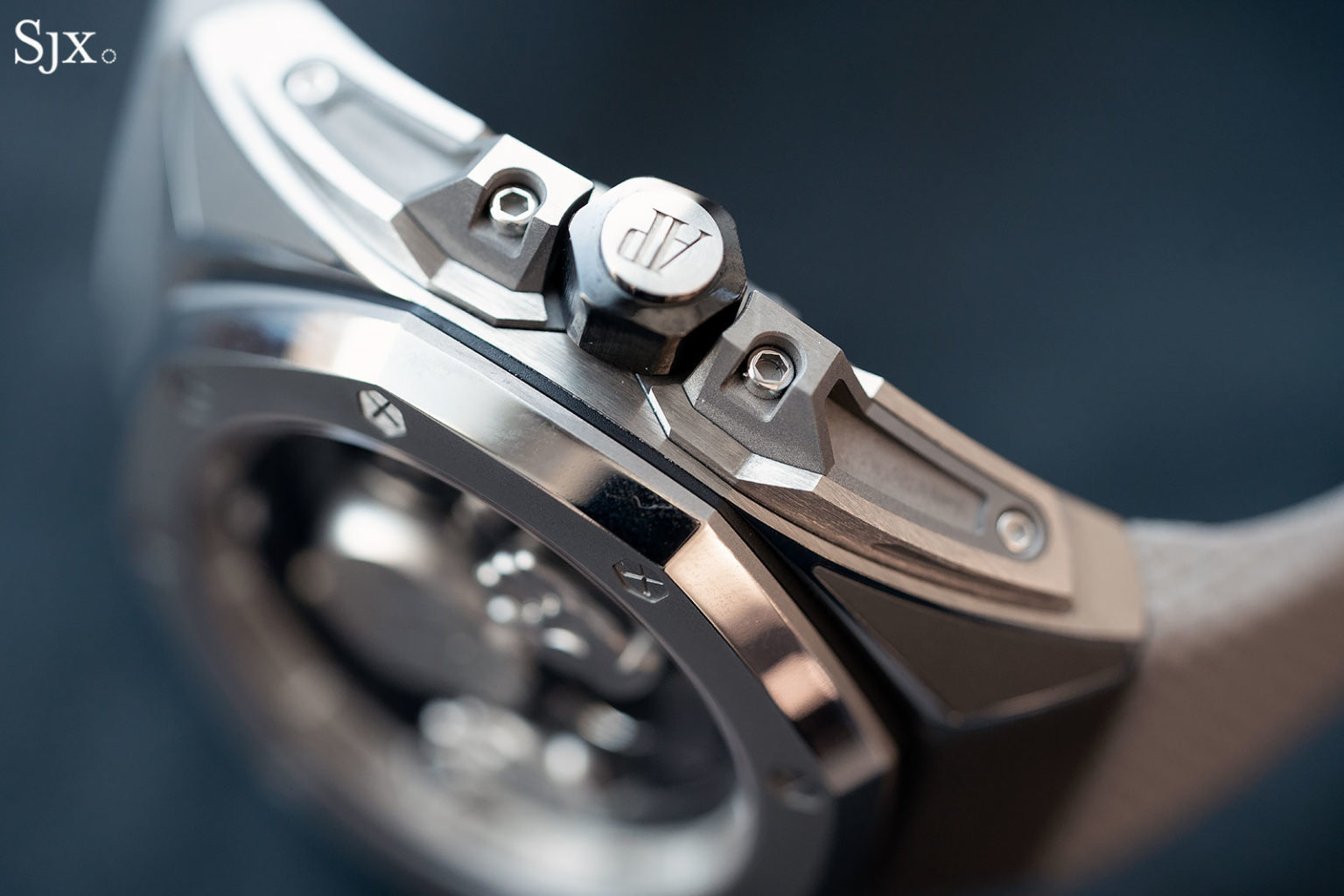 Hands On: Audemars Piguet Royal Oak Concept KAWS “Companion” | SJX Watches