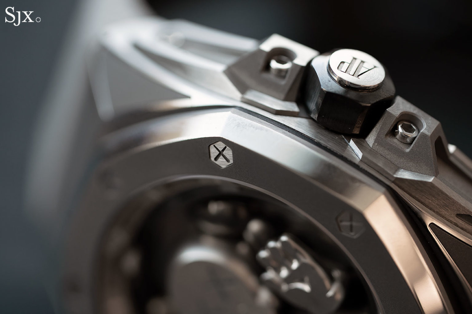 Hands On: Audemars Piguet Royal Oak Concept KAWS “Companion” | SJX Watches