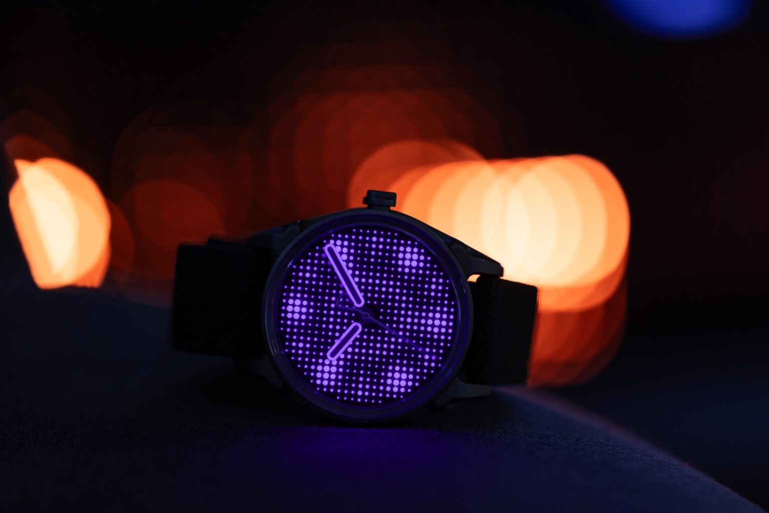 Kollokium Introduces the luminous Projekt 01 Variant F | SJX Watches