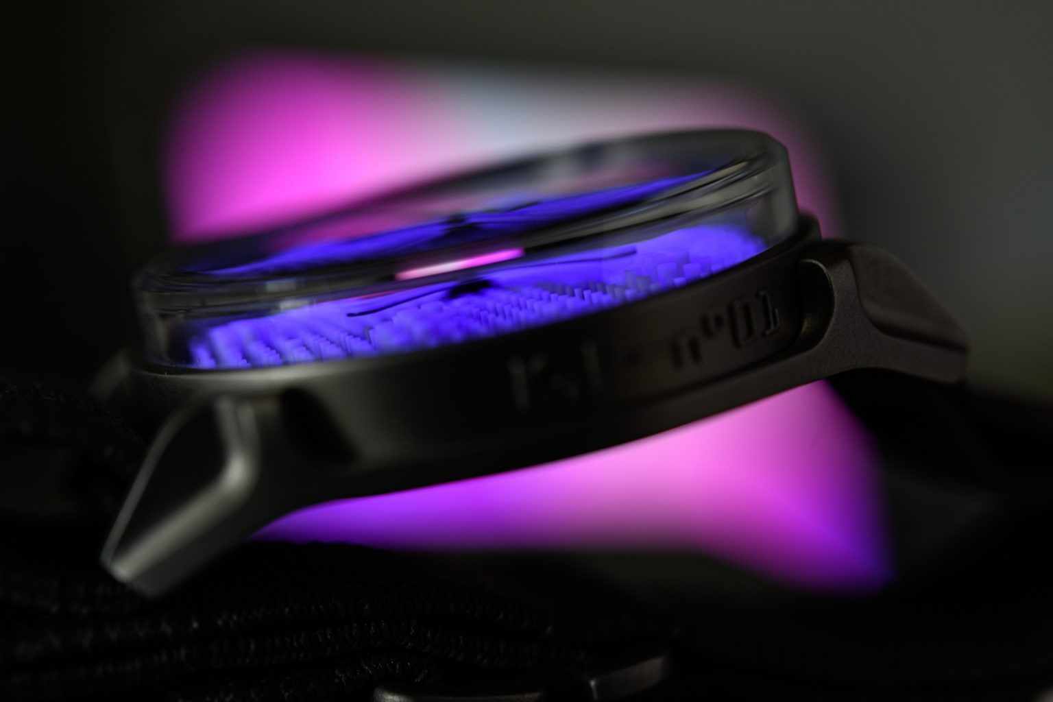 Kollokium Introduces the luminous Projekt 01 Variant F | SJX Watches